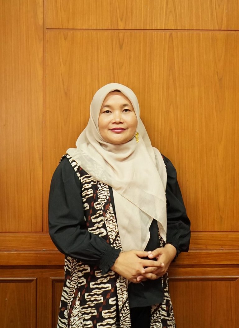 DOSEN & STAFF – DEPARTEMEN ADMINISTRASI PUBLIK